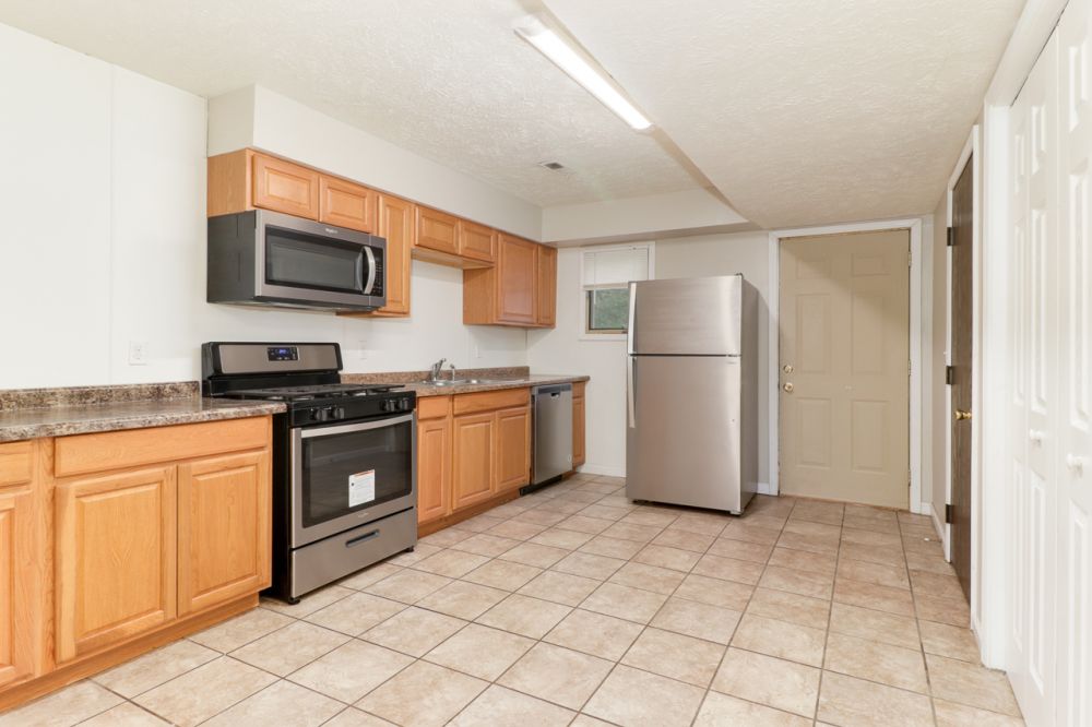 2-Bedroom Student Apartment | 98 E Irving Unit A | YA Realty